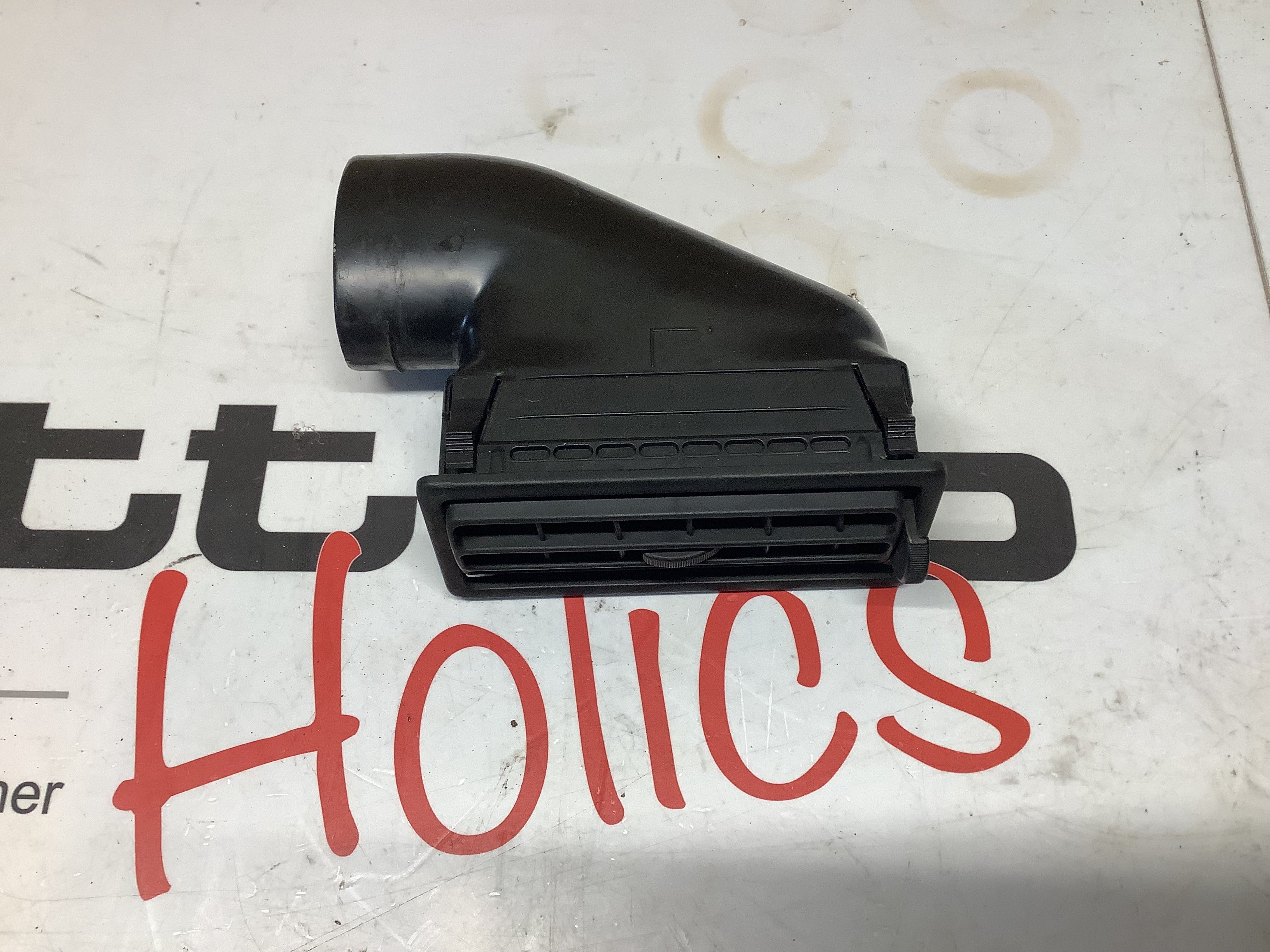 Dash Air Vent Left 811819703E B2 Black – Quattroholics