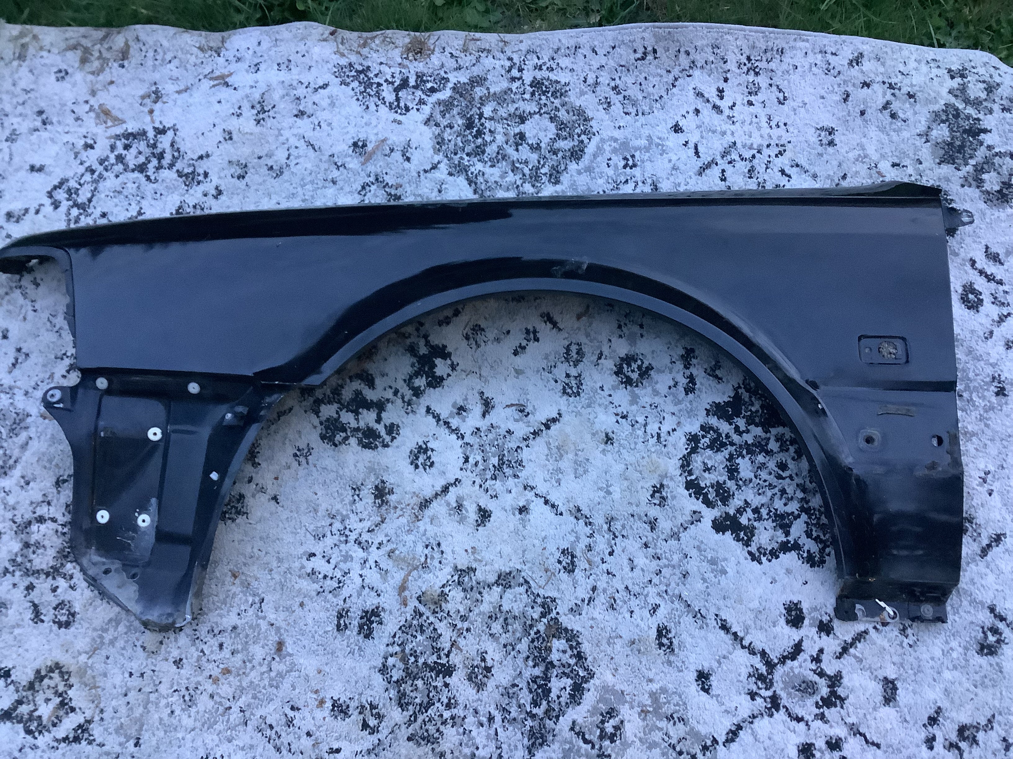 Driver Fender Left 441821031 D1 V8 OEM – Quattroholics