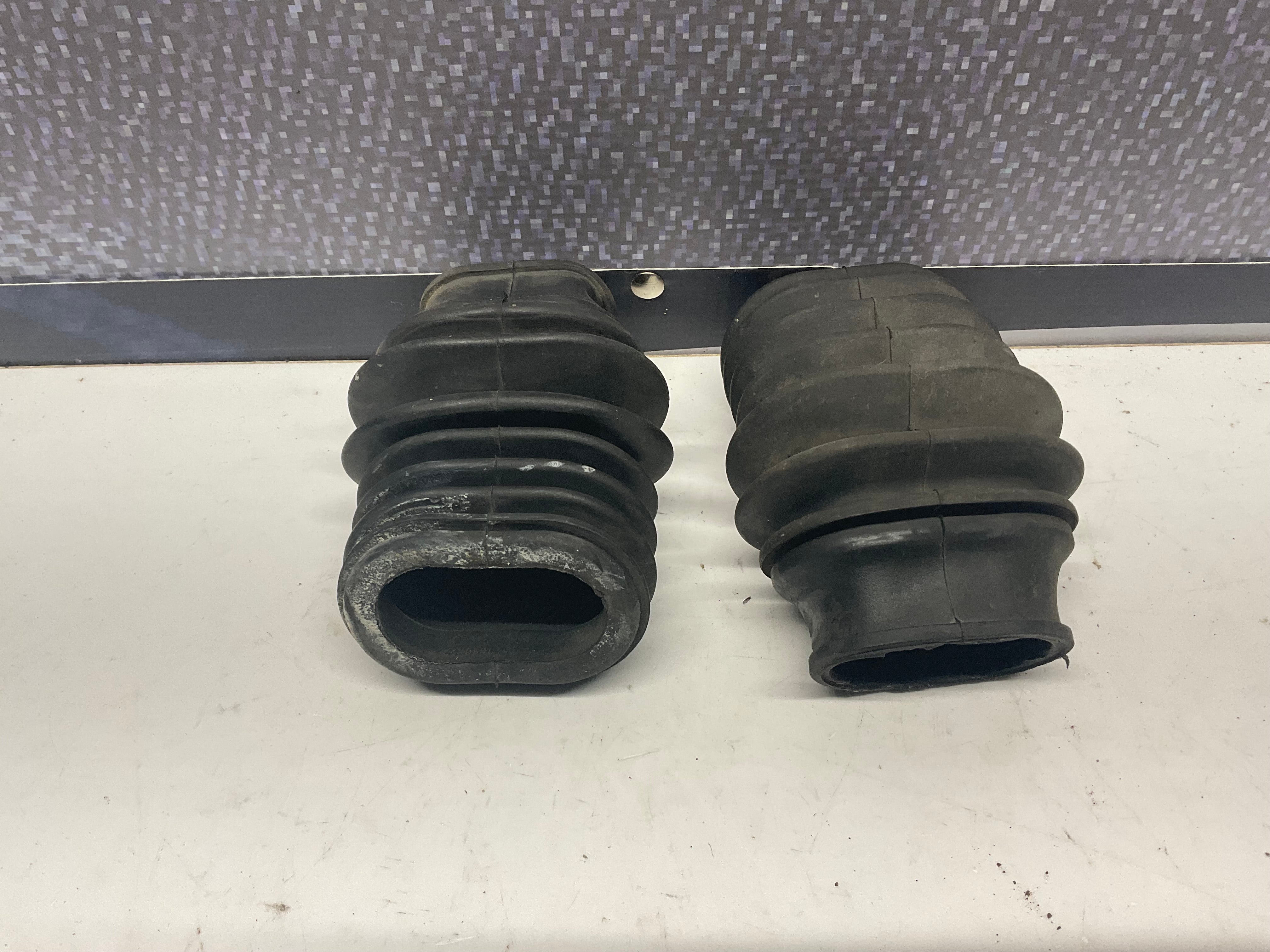 Door Jamb Wire Pass Through Boot Pair Rubber B2 – Quattroholics