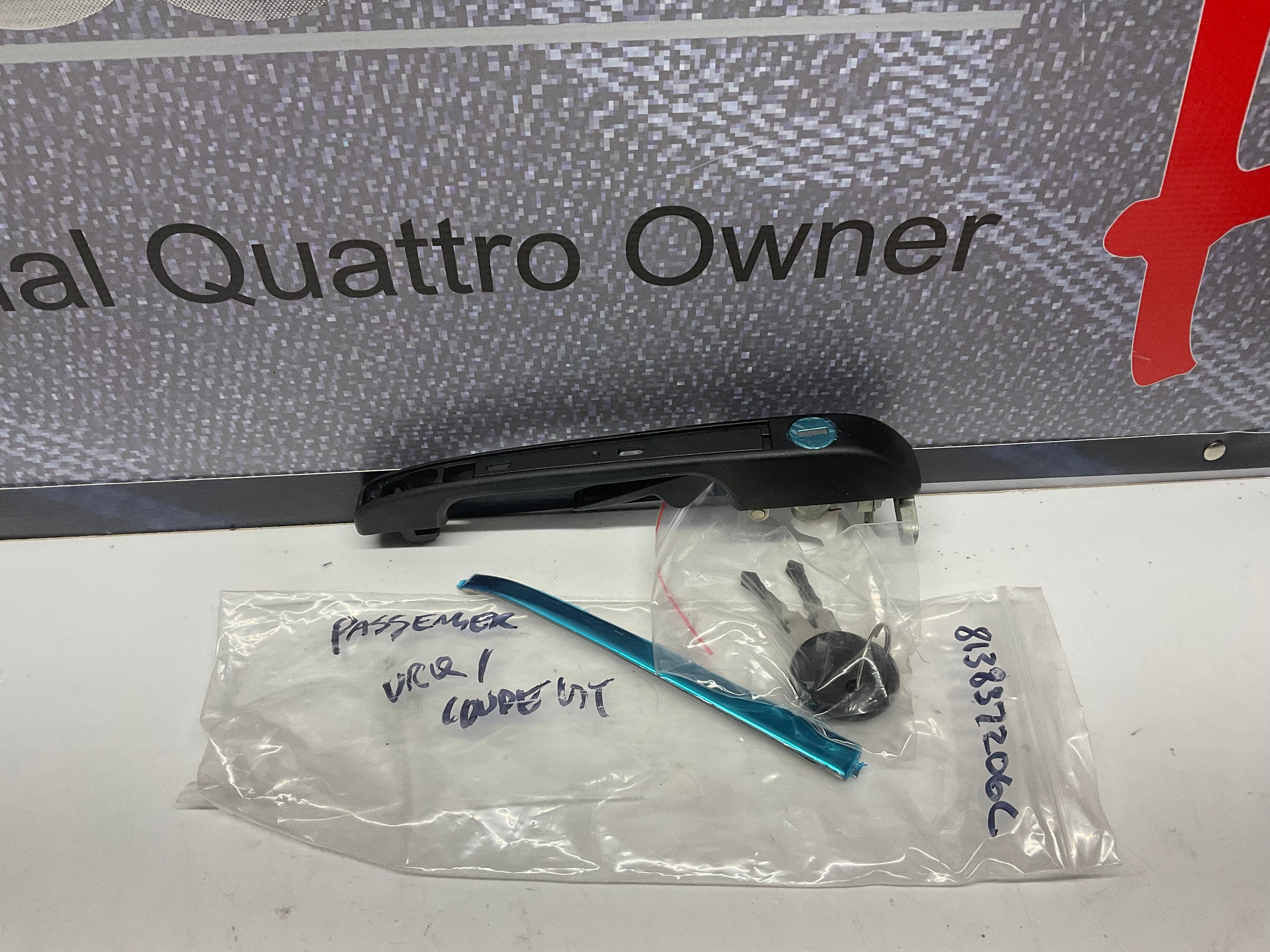 Passenger Door Handle Front Right 813837206C NEW – Quattroholics