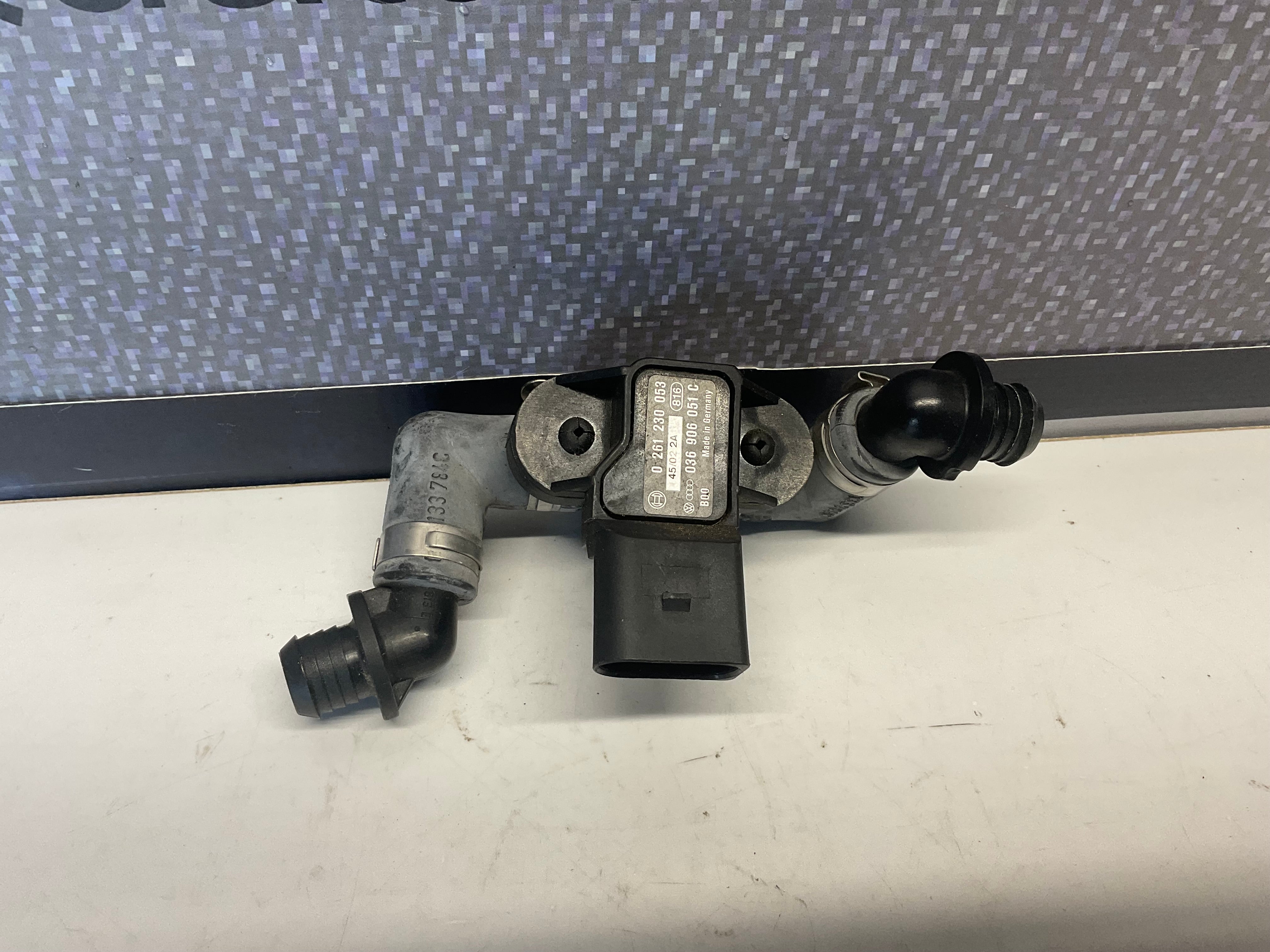Brake Fluid Pressure Sensor 036906051C – Quattroholics