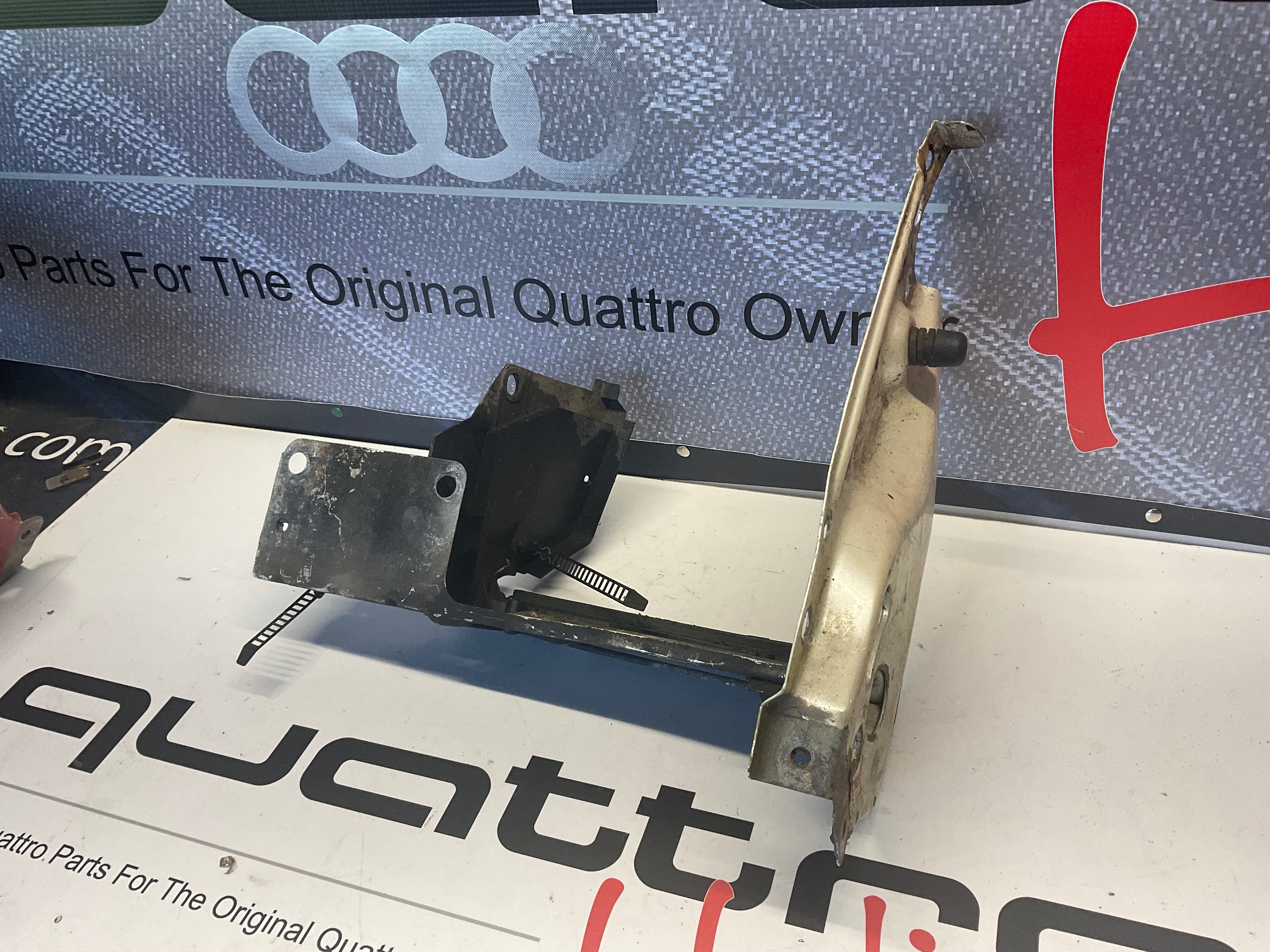 Radiator Core Support Bracket Right 893805856A B3 – Quattroholics