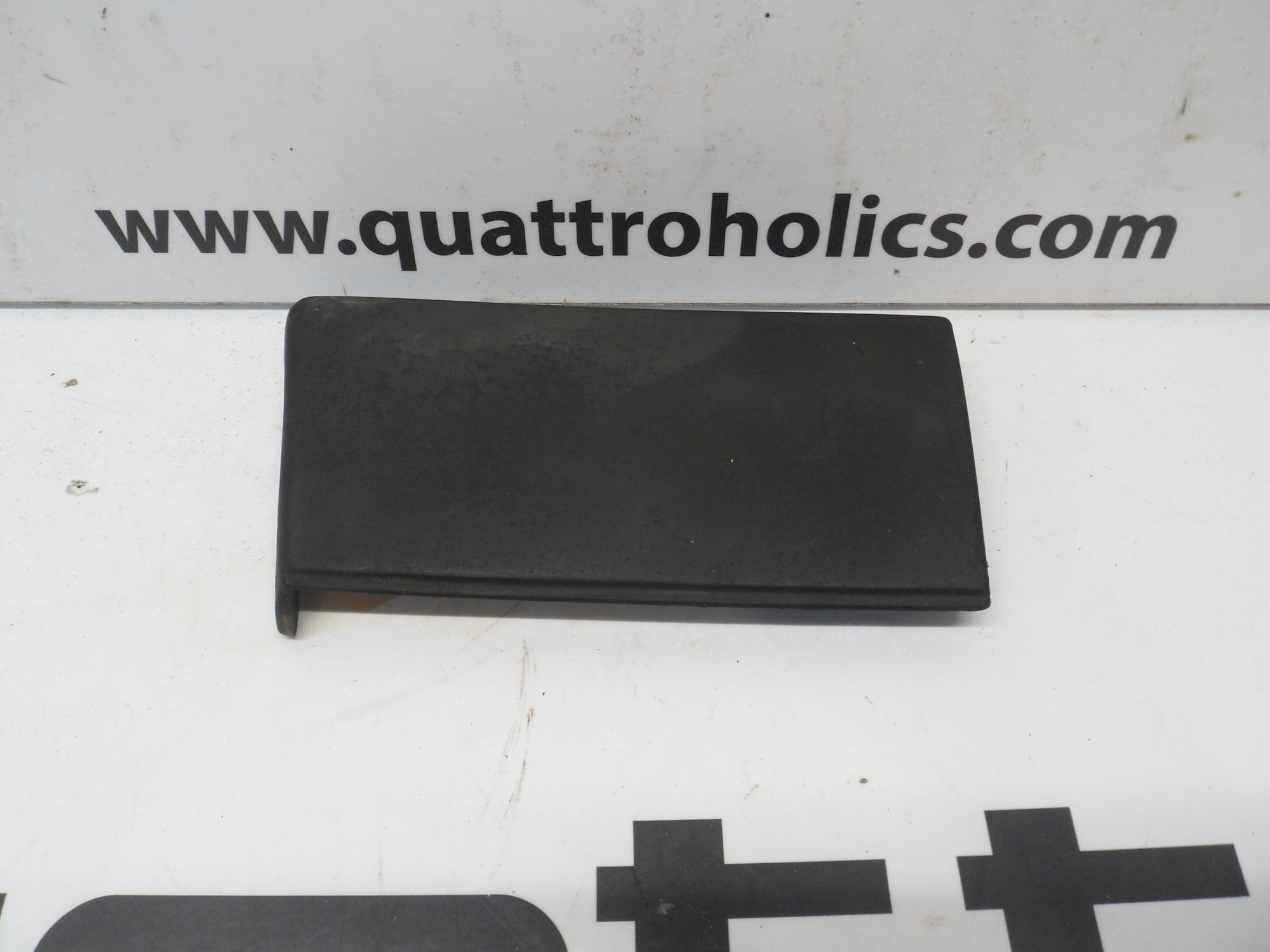 Driver Fender Trim 443853991C 01C – Quattroholics