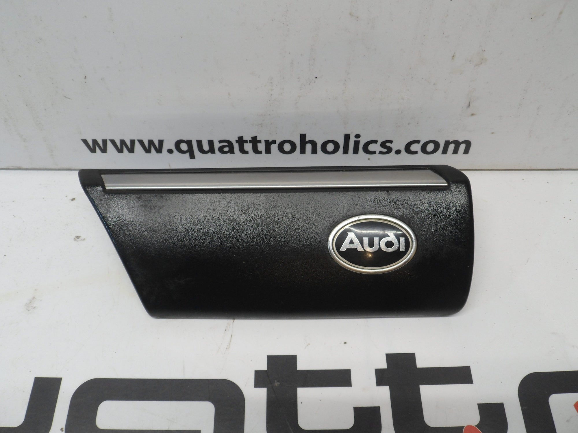Driver Fender Trim 447853974 – Quattroholics