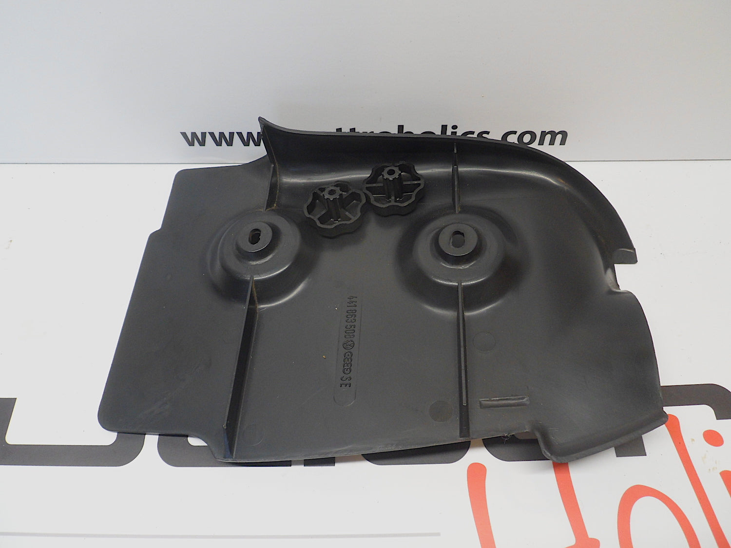 Passenger Trunk Tail Light Cover/Knobs 441863508 – Quattroholics